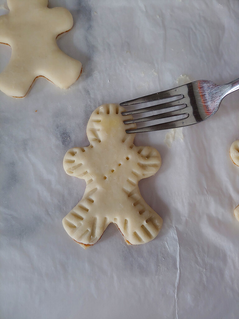Vietnamese Cinnamon Puff Pastry Treats - Cook with Chopsticks